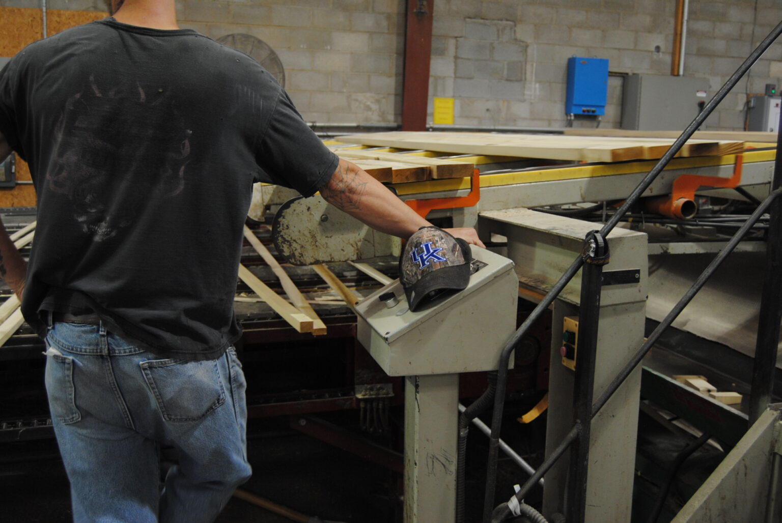 Despite Growing Risk of Recession, Kentucky Will Slash Weeks of ...